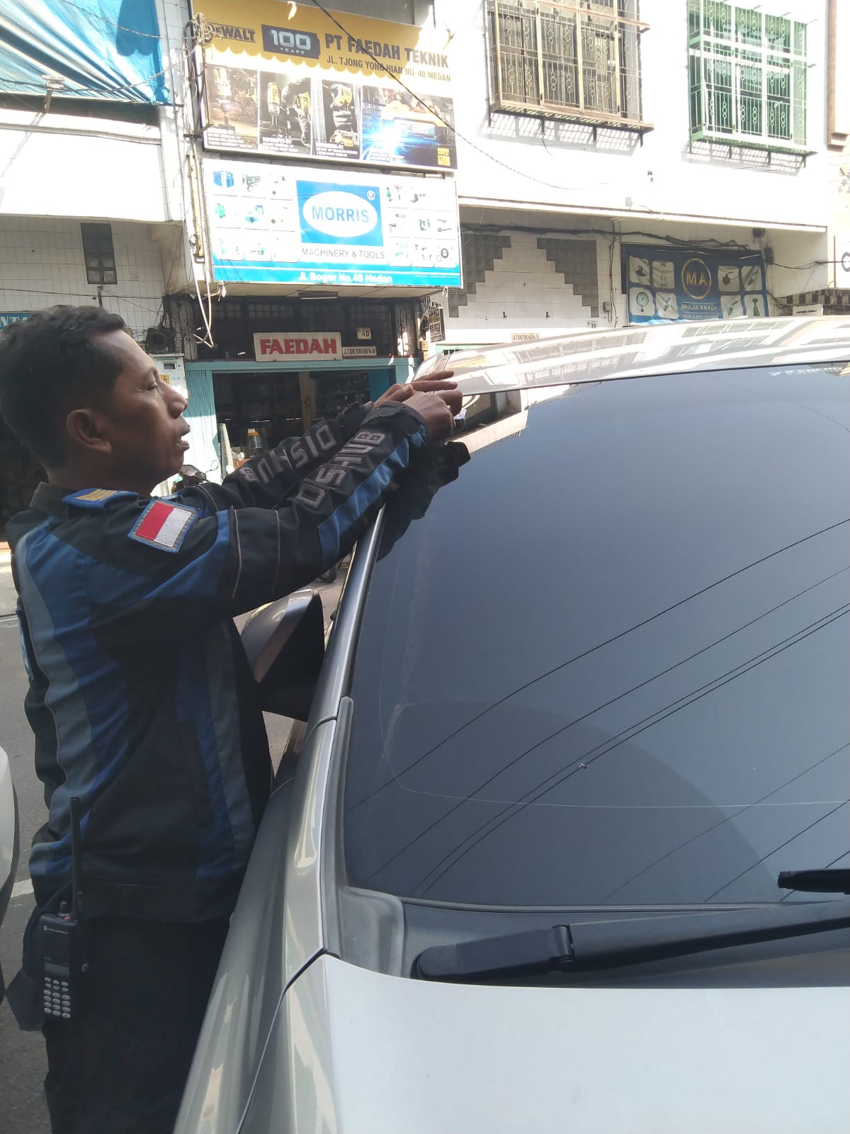 1.093 Stiker Habis Terjual di Hari Pertama Penerapan Parkir ...